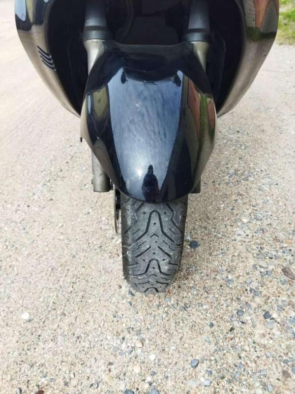 Melns Suzuki Burgman 2011 Utena, ar dzinēja tilpumu 0.65 L un nobraukumu 44 tūkst. km par 2100 €, foto 5 vietnē AUTOMOTO.COM.LV