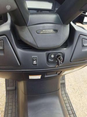 Melns Suzuki Burgman 2011 Utena, ar dzinēja tilpumu 0.65 L un nobraukumu 44 tūkst. km par 2100 €, foto 9 vietnē AUTOMOTO.COM.LV