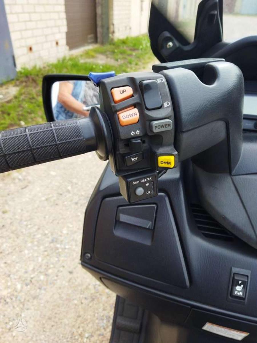 Melns Suzuki Burgman 2011 Utena, ar dzinēja tilpumu 0.65 L un nobraukumu 44 tūkst. km par 2100 €, foto 10 vietnē AUTOMOTO.COM.LV