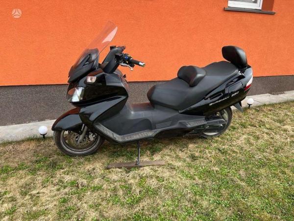 Черный Сузуки Burgman 2012 в Вильнюс, объемом двигателя 0.00 л и пробегом 35 тыс. км за 1800 €, фото 7 на AUTOMOTO.COM.LV