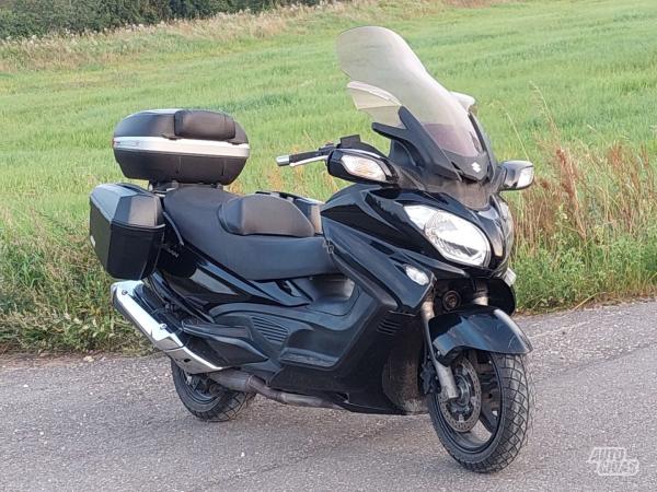 Melns Suzuki Burgman 2013 Utena, ar dzinēja tilpumu 0.64 L un nobraukumu 29 tūkst. km par 3050 €, foto 2 vietnē AUTOMOTO.COM.LV