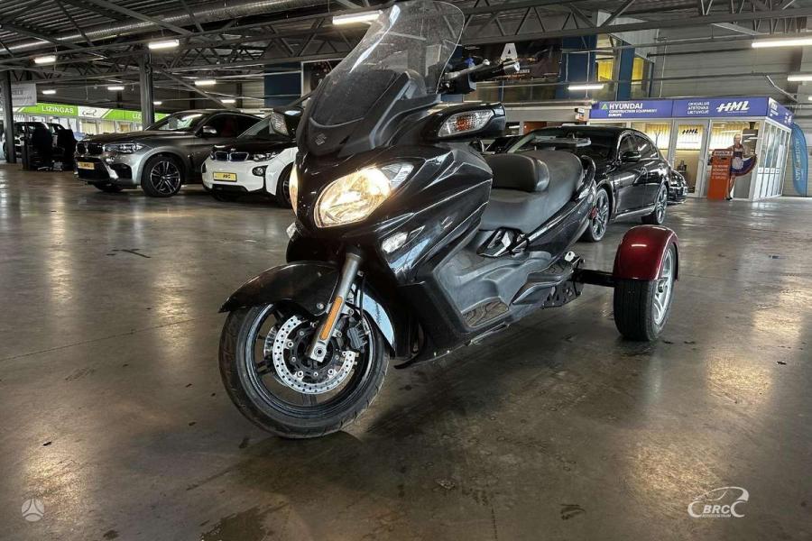 Melns Suzuki Burgman 2015 Viļņa, ar dzinēja tilpumu 0.65 L un nobraukumu 48 tūkst. km par 4900 €, foto 1 vietnē AUTOMOTO.COM.LV