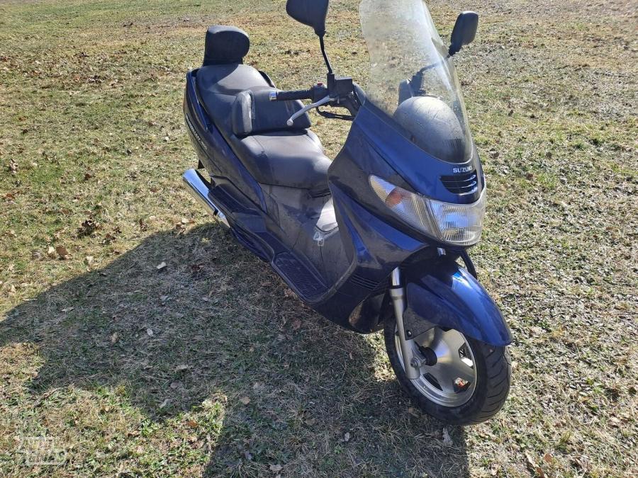 Zils Suzuki Burgman 2002 Viļņa, ar dzinēja tilpumu 0.39 L un nobraukumu 42 tūkst. km par 990 €, foto 3 vietnē AUTOMOTO.COM.LV