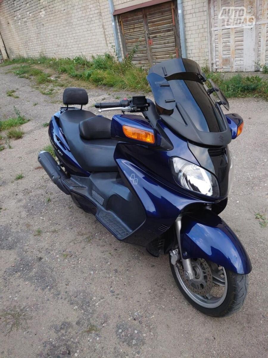 Blue Suzuki Burgman 2003 in Marijampole, with an engine capacity of 0.65 L and mileage of 0 thousand km for 1750 €, photo 1 on AUTOMOTO.COM.LV