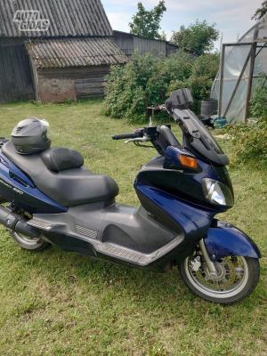 Blue Suzuki Burgman 2003 in Marijampole, with an engine capacity of 0.65 L and mileage of 0 thousand km for 1750 €, photo 4 on AUTOMOTO.COM.LV