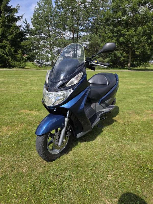 Blue Suzuki Burgman 2004 in Kaunas, with an engine capacity of 0.13 L and mileage of 14 thousand km for 1400 €, photo 2 on AUTOMOTO.COM.LV