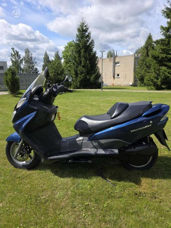 Blue Suzuki Burgman 2004 in Kaunas, with an engine capacity of 0.13 L and mileage of 14 thousand km for 1400 €, photo 4 on AUTOMOTO.COM.LV