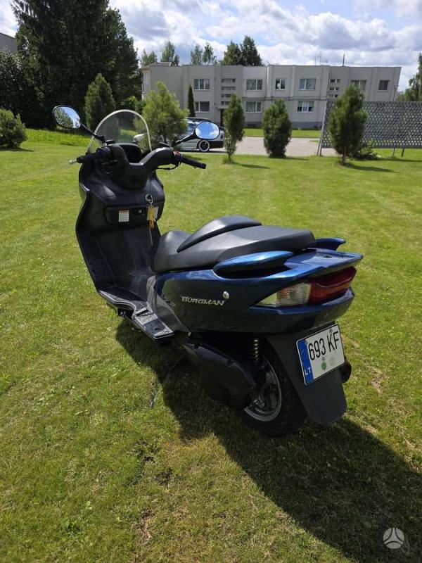 Blue Suzuki Burgman 2004 in Kaunas, with an engine capacity of 0.13 L and mileage of 14 thousand km for 1400 €, photo 5 on AUTOMOTO.COM.LV