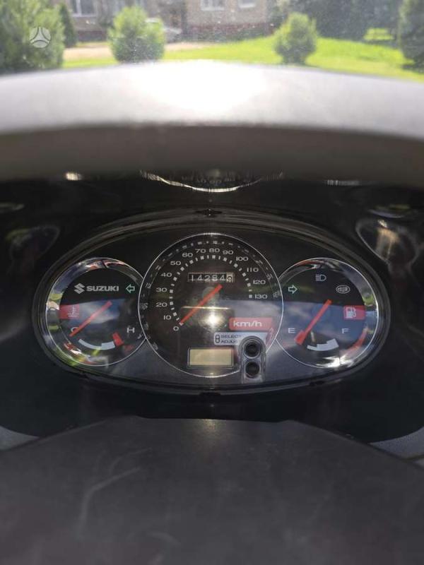 Blue Suzuki Burgman 2004 in Kaunas, with an engine capacity of 0.13 L and mileage of 14 thousand km for 1400 €, photo 8 on AUTOMOTO.COM.LV