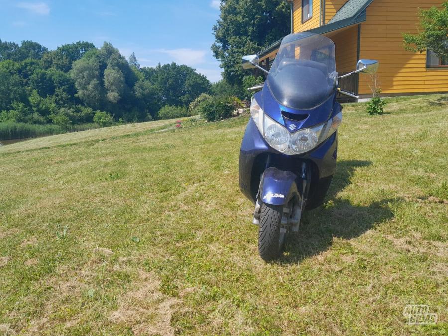 Zils Suzuki Burgman 2005 Jonava, ar dzinēja tilpumu 0.40 L un nobraukumu 29 tūkst. km par 1200 €, foto 3 vietnē AUTOMOTO.COM.LV