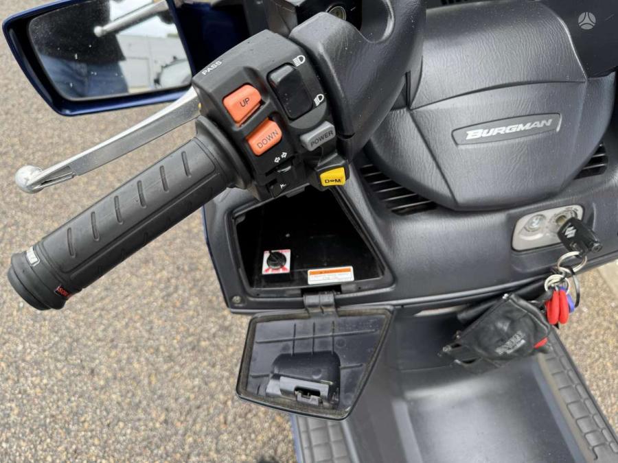 Blue Suzuki Burgman 2005 in Vilnius, with an engine capacity of 0.65 L and mileage of 46 thousand km for 2299 €, photo 12 on AUTOMOTO.COM.LV