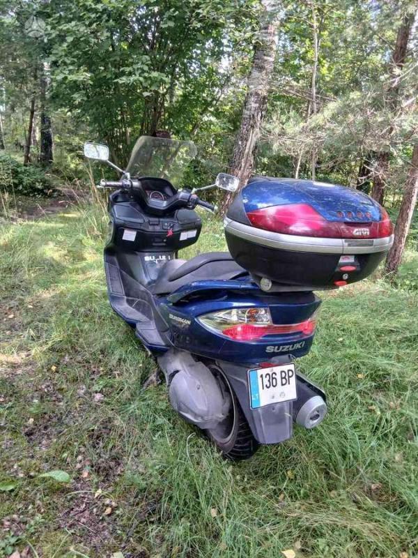 Blue Suzuki Burgman 2007 in Vilnius, with an engine capacity of 0.40 L and mileage of 35 thousand km for 1700 €, photo 3 on AUTOMOTO.COM.LV