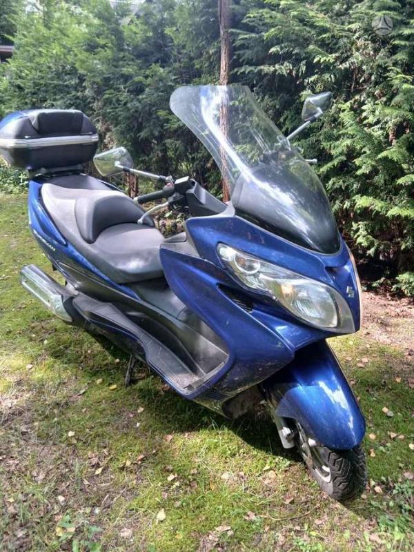 Blue Suzuki Burgman 2007 in Vilnius, with an engine capacity of 0.40 L and mileage of 35 thousand km for 1700 €, photo 4 on AUTOMOTO.COM.LV