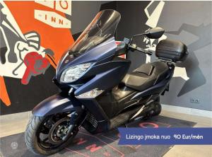 Zils Suzuki Burgman 2020 Viļņa, ar dzinēja tilpumu 0.40 L un nobraukumu 5 tūkst. km par 4399 €, foto  vietnē AUTOMOTO.COM.LV