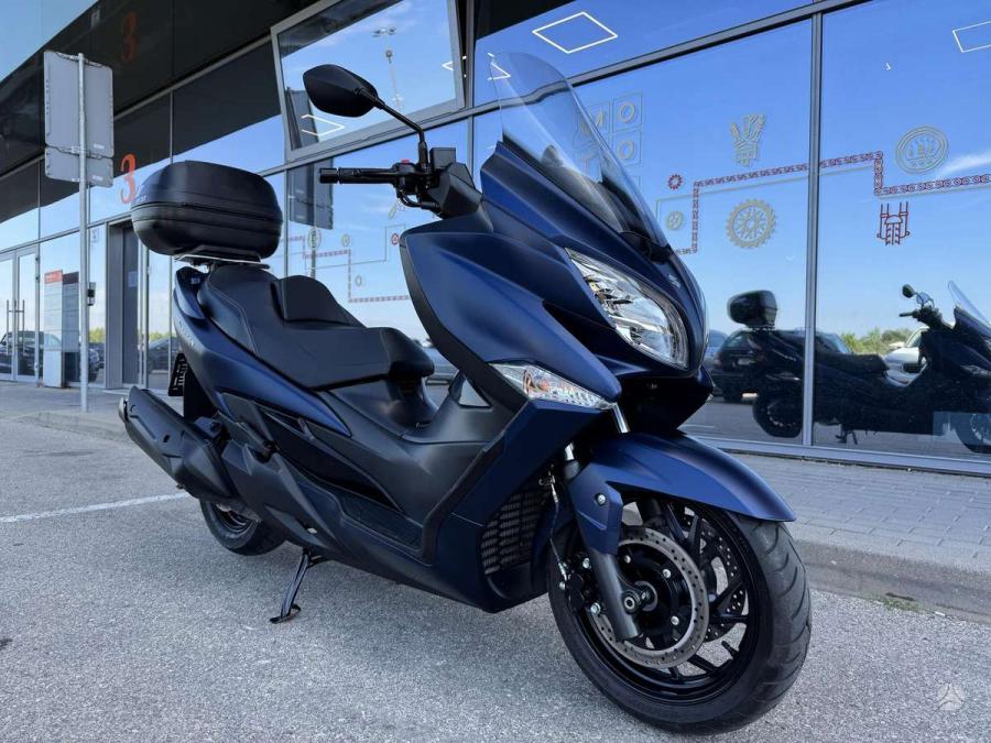 Zils Suzuki Burgman 2020 Viļņa, ar dzinēja tilpumu 0.40 L un nobraukumu 5 tūkst. km par 4399 €, foto 10 vietnē AUTOMOTO.COM.LV