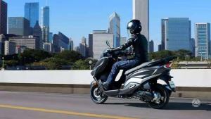 Zils Suzuki Burgman 2026 Viļņa, ar dzinēja tilpumu 0.13 L un nobraukumu 1 tūkst. km par 2990 €, foto 10 vietnē AUTOMOTO.COM.LV