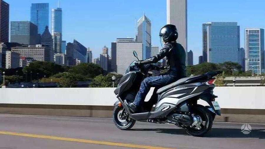 Zils Suzuki Burgman 2026 Viļņa, ar dzinēja tilpumu 0.13 L un nobraukumu 1 tūkst. km par 2990 €, foto 10 vietnē AUTOMOTO.COM.LV