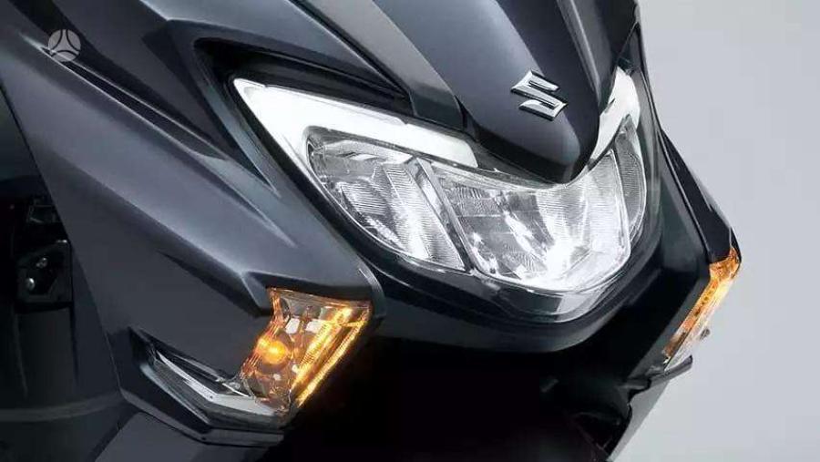 Zils Suzuki Burgman 2026 Viļņa, ar dzinēja tilpumu 0.13 L un nobraukumu 1 tūkst. km par 2990 €, foto 13 vietnē AUTOMOTO.COM.LV