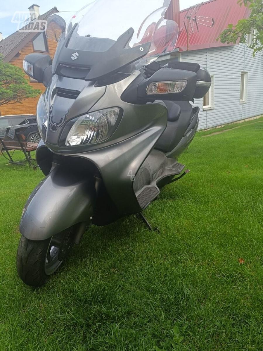 Grey Suzuki Burgman 2007 in Vilnius, with an engine capacity of 0.65 L and mileage of 48 thousand km for 1599 €, photo 3 on AUTOMOTO.COM.LV