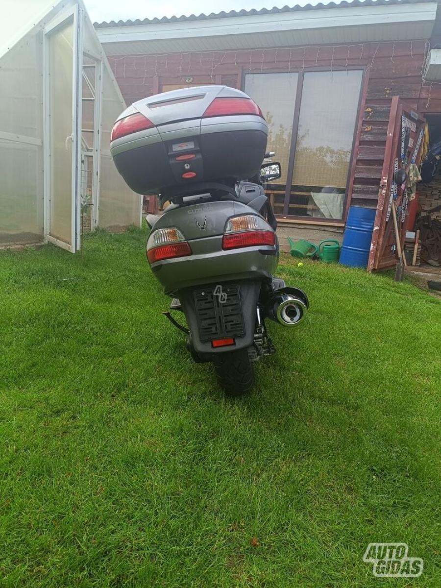 Grey Suzuki Burgman 2007 in Vilnius, with an engine capacity of 0.65 L and mileage of 48 thousand km for 1599 €, photo 5 on AUTOMOTO.COM.LV