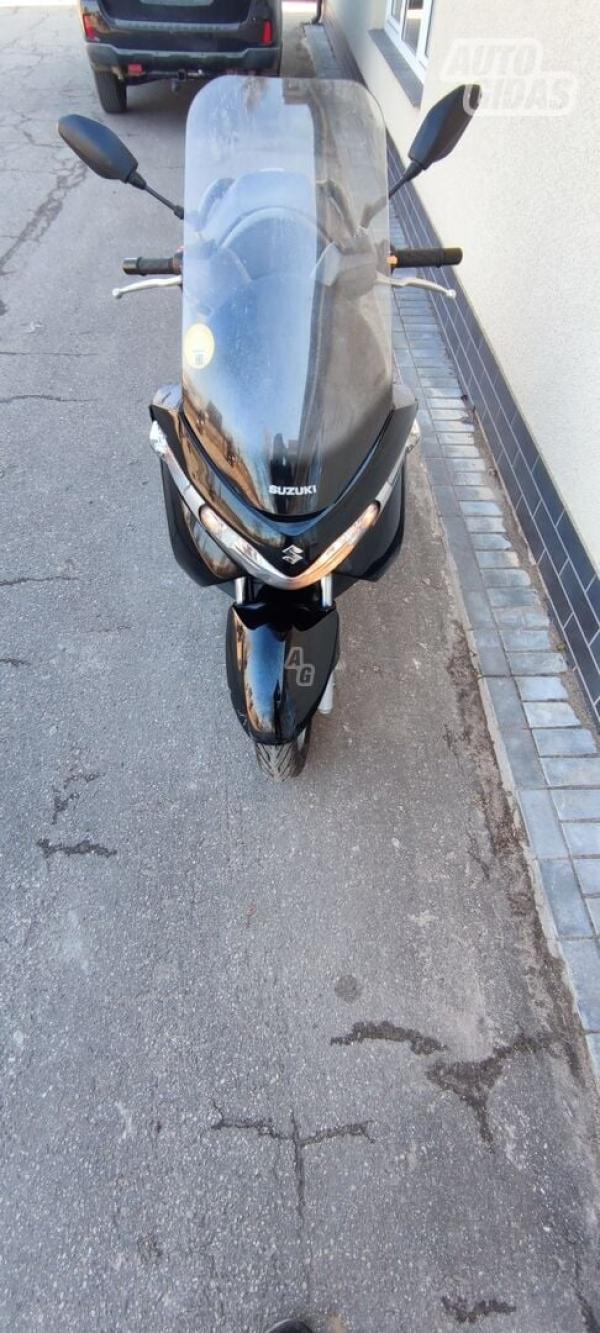 Grey Suzuki Burgman 2008 in Panevezys, with an engine capacity of 0.13 L and mileage of 0 thousand km for 950 €, photo 7 on AUTOMOTO.COM.LV