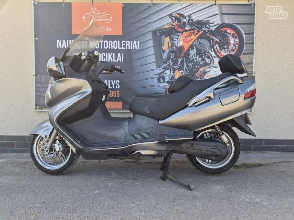 Pelēks Suzuki Burgman 2009 Panevēža, ar dzinēja tilpumu 0.65 L un nobraukumu 52 tūkst. km par 1950 €, foto 4 vietnē AUTOMOTO.COM.LV