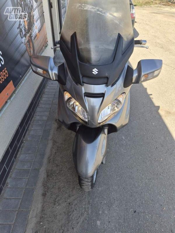 Pelēks Suzuki Burgman 2009 Panevēža, ar dzinēja tilpumu 0.65 L un nobraukumu 52 tūkst. km par 1950 €, foto 5 vietnē AUTOMOTO.COM.LV