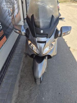 Pelēks Suzuki Burgman 2009 Panevēža, ar dzinēja tilpumu 0.65 L un nobraukumu 52 tūkst. km par 1950 €, foto 6 vietnē AUTOMOTO.COM.LV