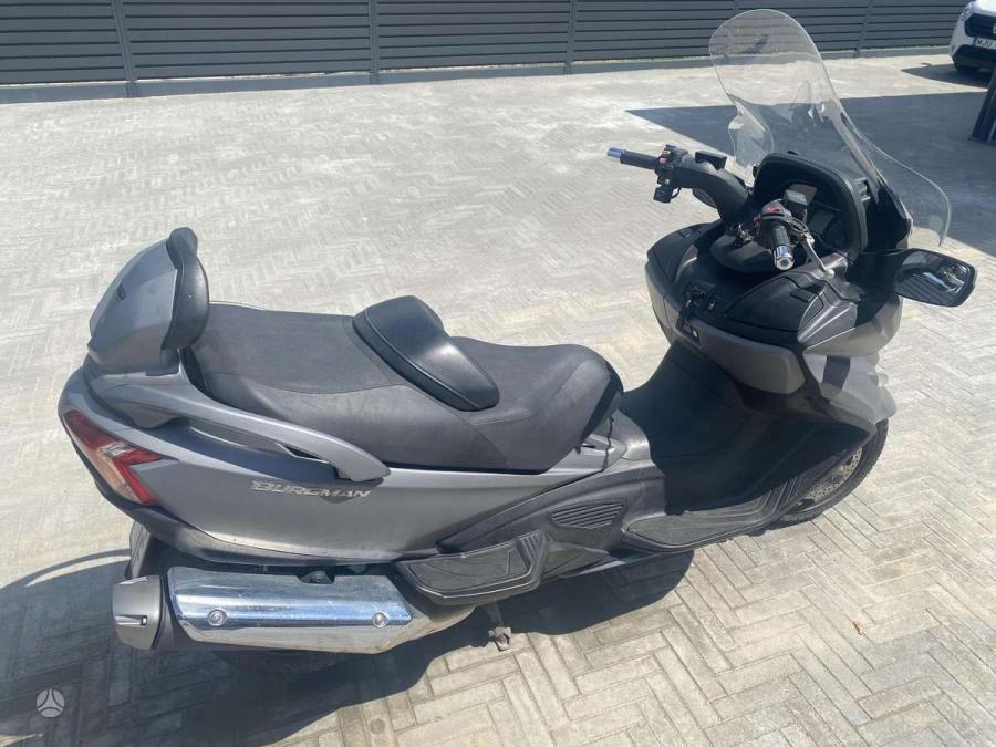 Grey Suzuki Burgman 2013 in Vilnius, with an engine capacity of 0.64 L and mileage of 25 thousand km for 3900 €, photo 7 on AUTOMOTO.COM.LV