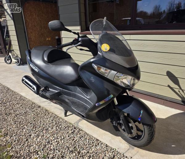 Pelēks Suzuki Burgman 2014 Pasvalys, ar dzinēja tilpumu 0.13 L un nobraukumu 0 tūkst. km par 899 €, foto 1 vietnē AUTOMOTO.COM.LV