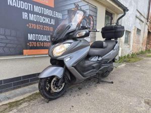 Grey Suzuki Burgman 2016 in Panevezys, with an engine capacity of 0.65 L and mileage of 45 thousand km for 3650 €, photo 3 on AUTOMOTO.COM.LV