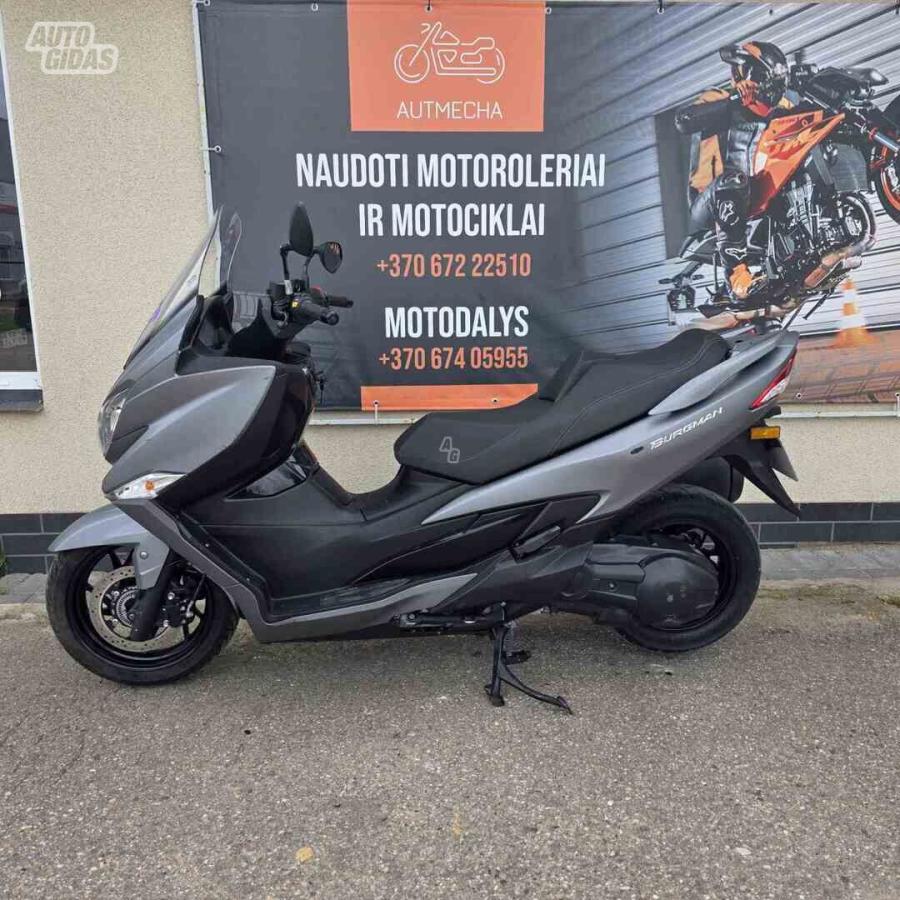 Grey Suzuki Burgman 2017 in Panevezys, with an engine capacity of 0.40 L and mileage of 0 thousand km for 2500 €, photo 5 on AUTOMOTO.COM.LV