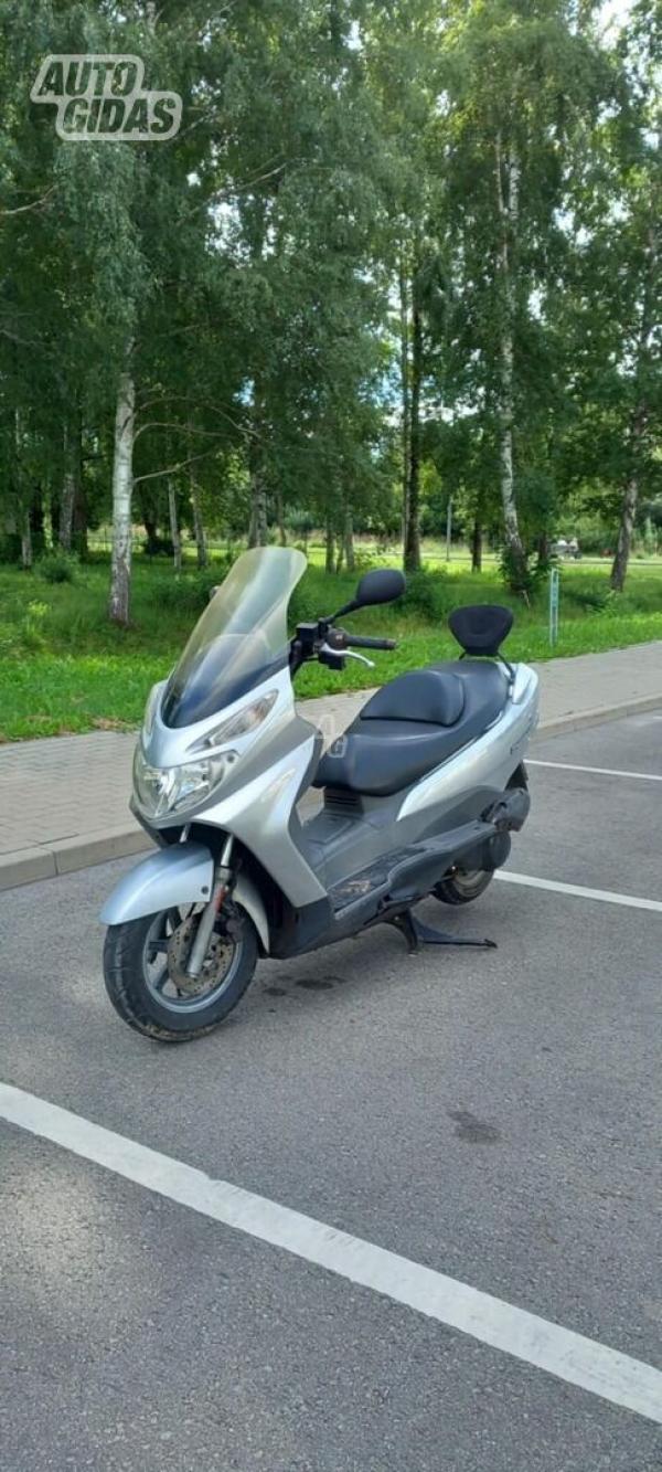 Grey Suzuki Burgman 2025 in Siauliai, with an engine capacity of 0.13 L and mileage of 15 thousand km for 750 €, photo 1 on AUTOMOTO.COM.LV