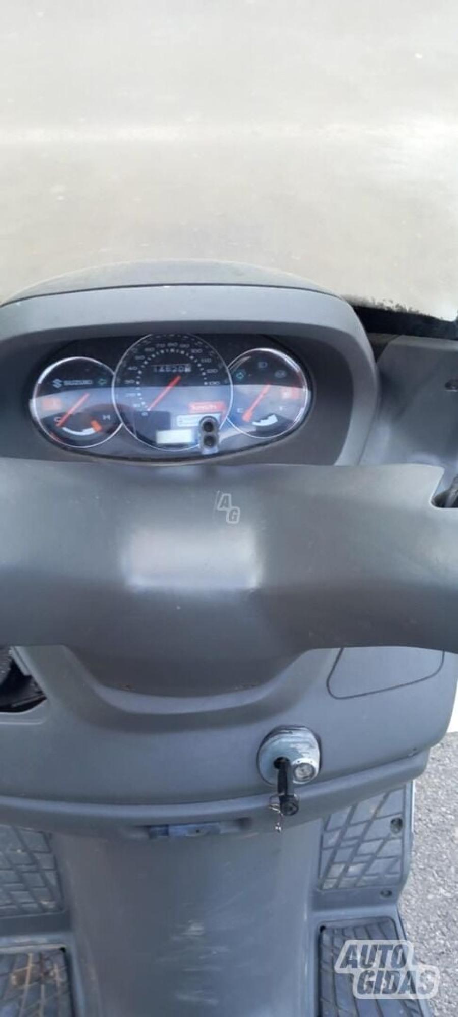 Grey Suzuki Burgman 2025 in Siauliai, with an engine capacity of 0.13 L and mileage of 15 thousand km for 750 €, photo 5 on AUTOMOTO.COM.LV