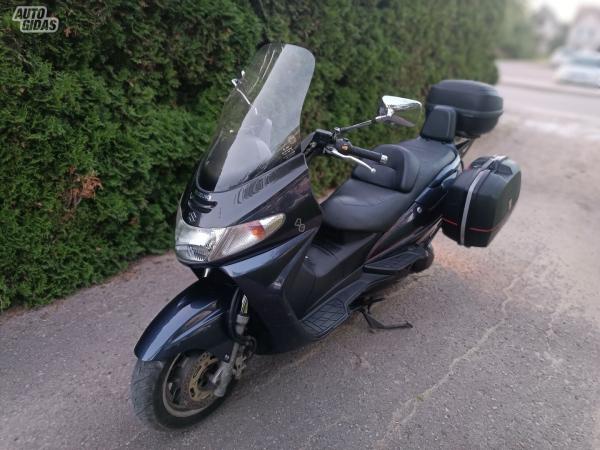 Сузуки Burgman 2000 в Расейняй, объемом двигателя 0.40 л и пробегом 0 тыс. км за 830 €, фото 1 на AUTOMOTO.COM.LV