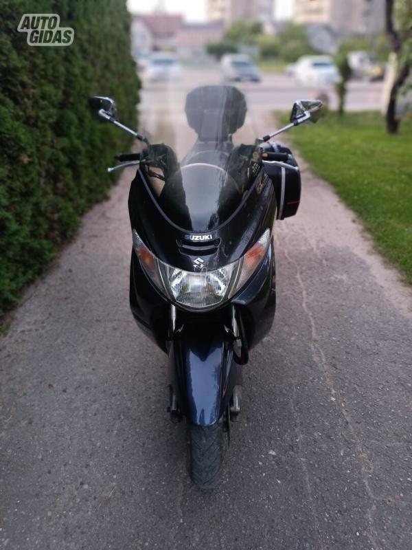 Сузуки Burgman 2000 в Расейняй, объемом двигателя 0.40 л и пробегом 0 тыс. км за 830 €, фото 3 на AUTOMOTO.COM.LV
