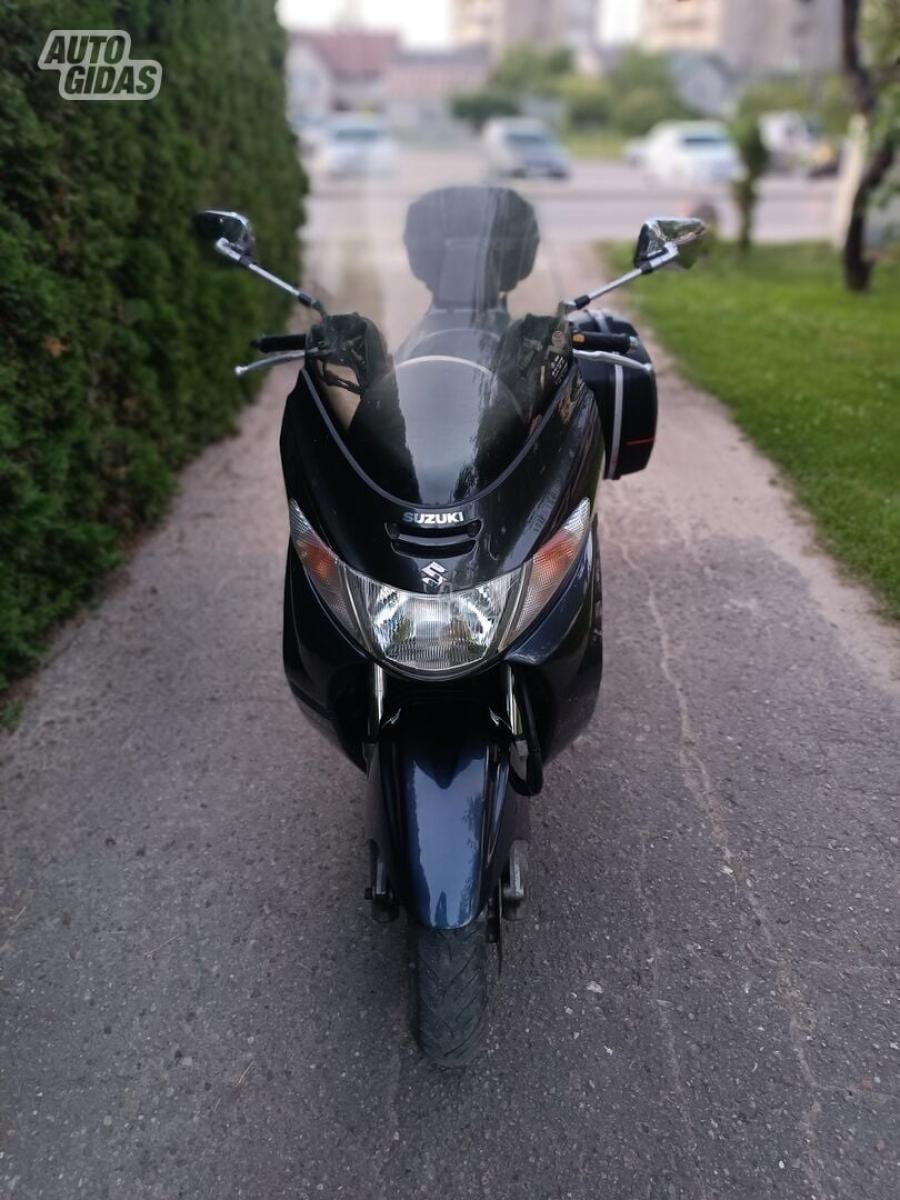 Suzuki Burgman 2000 in Raseiniai, with an engine capacity of 0.40 L and mileage of 0 thousand km for 830 €, photo 4 on AUTOMOTO.COM.LV