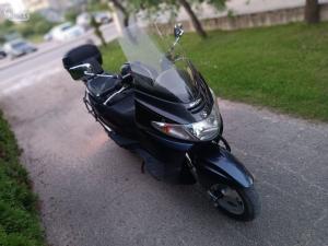 Suzuki Burgman 2000 in Raseiniai, with an engine capacity of 0.40 L and mileage of 0 thousand km for 830 €, photo 6 on AUTOMOTO.COM.LV