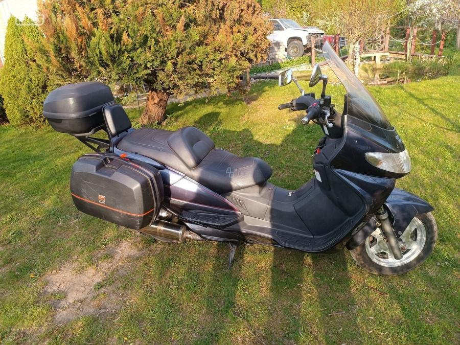 Сузуки Burgman 2003 в Расейняй, объемом двигателя 0.00 л и пробегом 0 тыс. км за 1299 €, фото 1 на AUTOMOTO.COM.LV