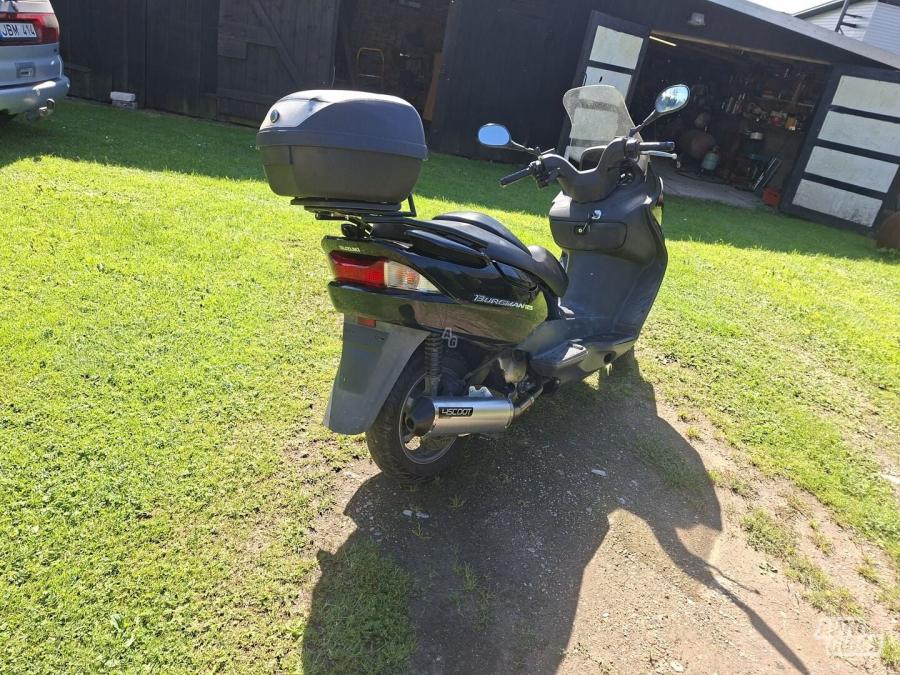 Suzuki Burgman 2004 in Vilkaviskis, with an engine capacity of 0.13 L and mileage of 26 thousand km for 1300 €, photo 3 on AUTOMOTO.COM.LV