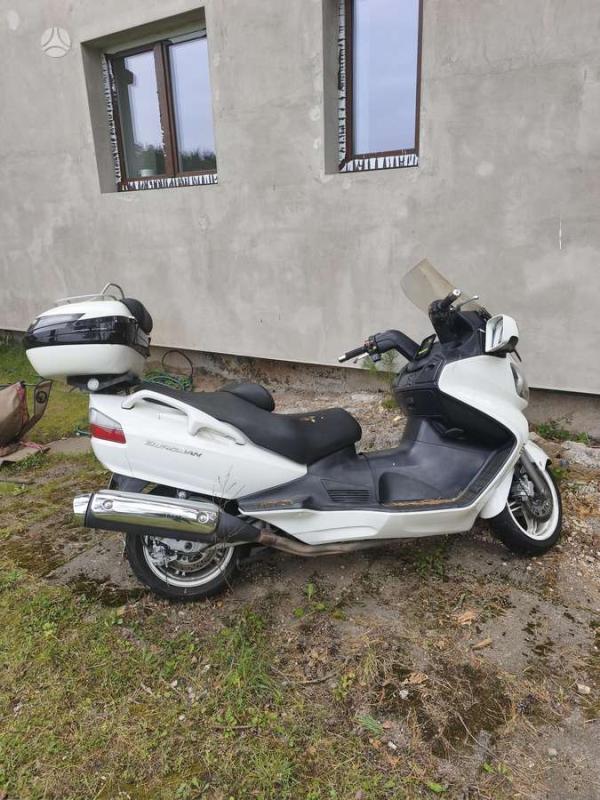 Suzuki Burgman 2005 in Nemencine, with an engine capacity of 0.00 L and mileage of 63 thousand km for 1450 €, photo 3 on AUTOMOTO.COM.LV
