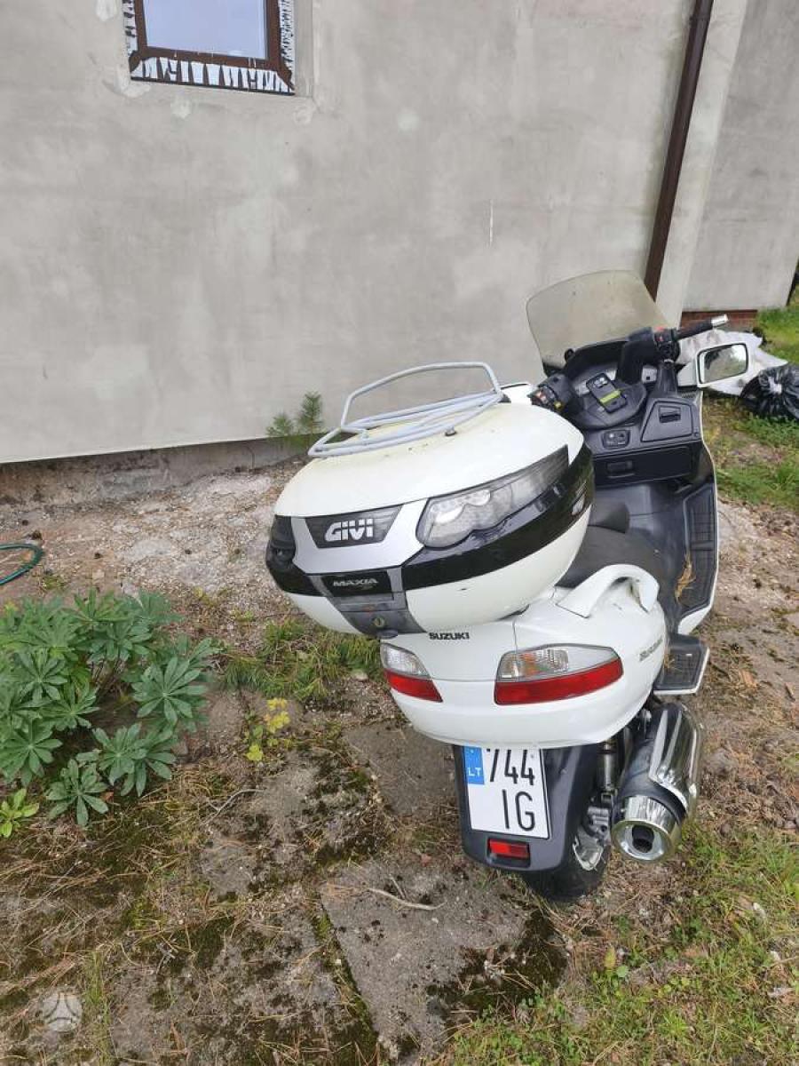 Suzuki Burgman 2005 in Nemencine, with an engine capacity of 0.00 L and mileage of 63 thousand km for 1450 €, photo 4 on AUTOMOTO.COM.LV