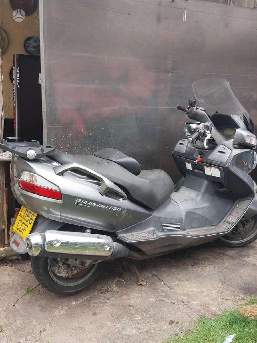 Suzuki Burgman 2006 Kauņa, ar dzinēja tilpumu 0.65 L un nobraukumu 30 tūkst. km par 1500 €, foto 5 vietnē AUTOMOTO.COM.LV