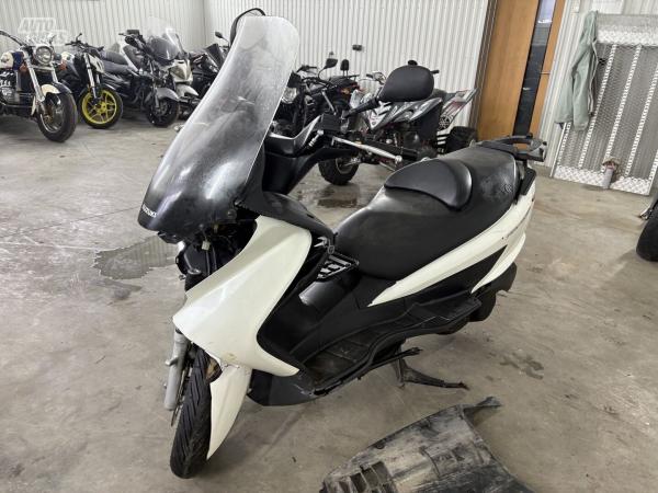 Suzuki Burgman 2007 in Kelme, with an engine capacity of 0.13 L and mileage of 15 thousand km for 465 €, photo 6 on AUTOMOTO.COM.LV