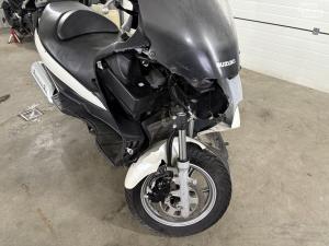 Suzuki Burgman 2007 Kelmė, ar dzinēja tilpumu 0.13 L un nobraukumu 15 tūkst. km par 465 €, foto 10 vietnē AUTOMOTO.COM.LV