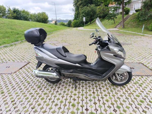 Suzuki Burgman 2007 in Kaunas, with an engine capacity of 0.40 L and mileage of 5 thousand km for 1600 €, photo 2 on AUTOMOTO.COM.LV