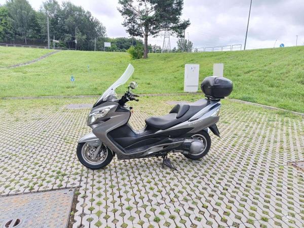Suzuki Burgman 2007 in Kaunas, with an engine capacity of 0.40 L and mileage of 5 thousand km for 1600 €, photo 4 on AUTOMOTO.COM.LV