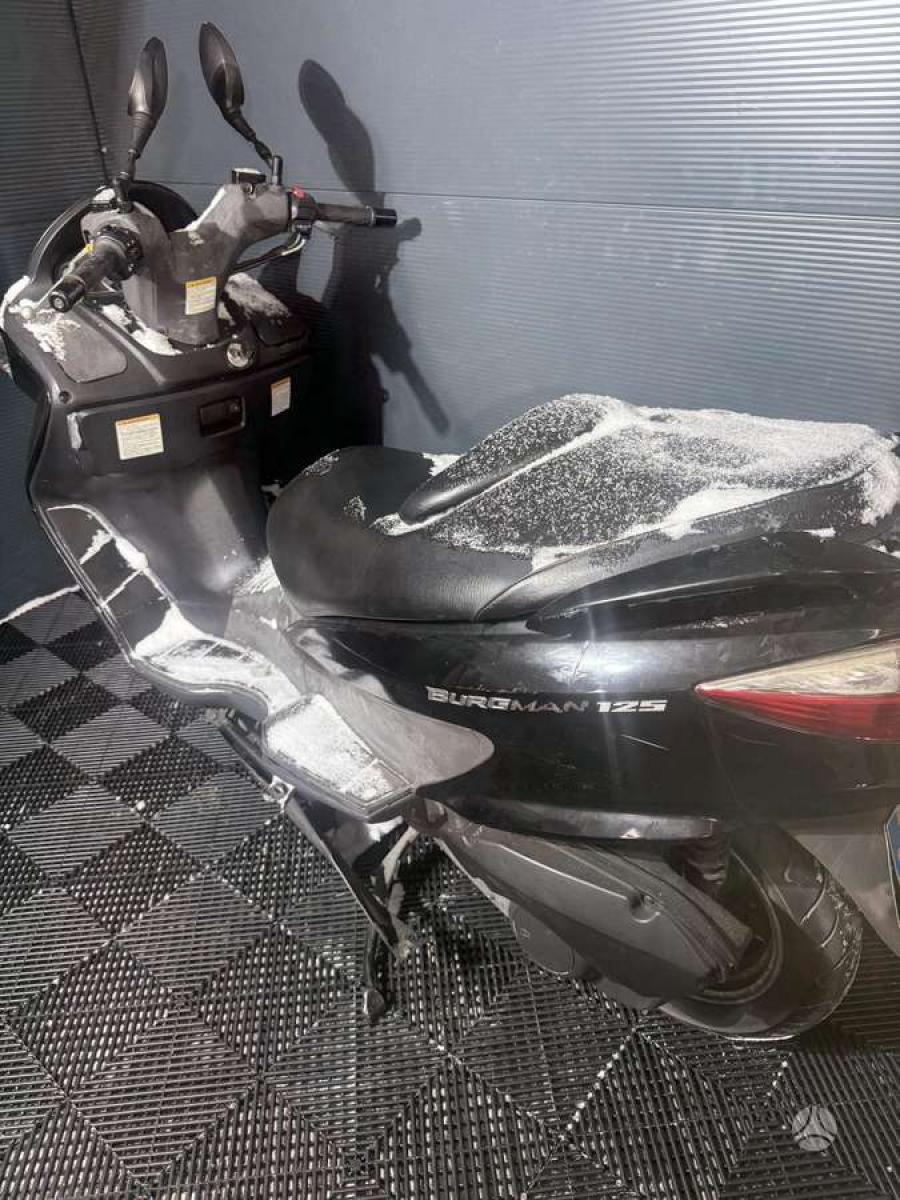 Suzuki Burgman 2008 Tauragė, ar dzinēja tilpumu 0.13 L un nobraukumu 10 tūkst. km par 850 €, foto 3 vietnē AUTOMOTO.COM.LV
