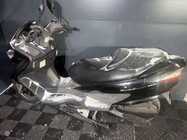 Suzuki Burgman 2008 Tauragė, ar dzinēja tilpumu 0.13 L un nobraukumu 10 tūkst. km par 850 €, foto 6 vietnē AUTOMOTO.COM.LV