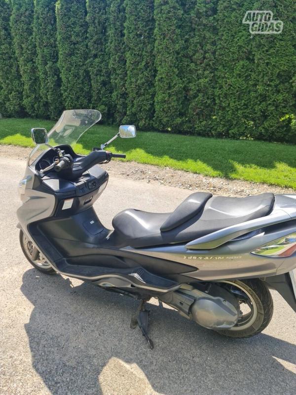Suzuki Burgman 2008 Anykščiai, ar dzinēja tilpumu 0.40 L un nobraukumu 0 tūkst. km par 1550 €, foto 2 vietnē AUTOMOTO.COM.LV